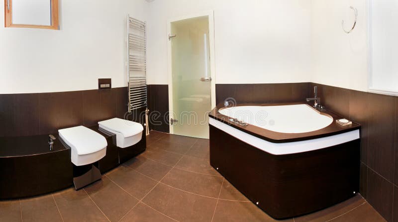 Stort badrum arkivfoto. Bild av samtida, modernt, inomhus - 34166066
