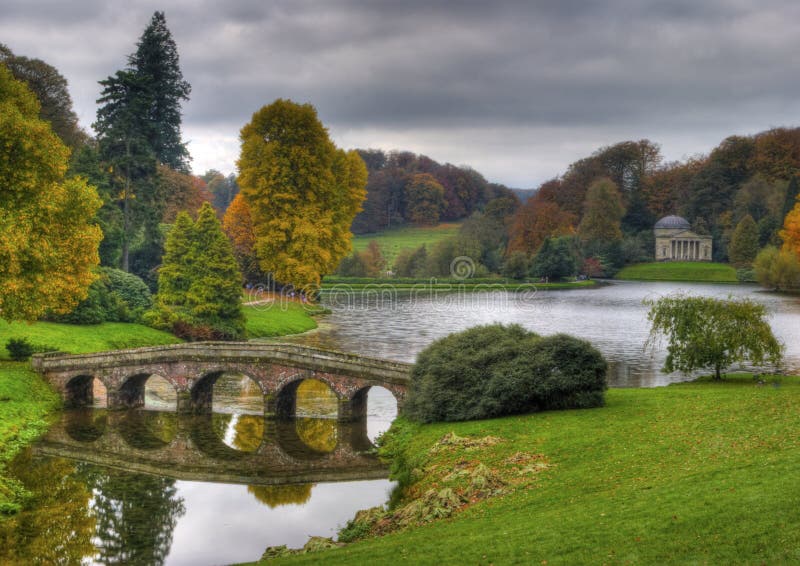 Stourhead National Trust stock image. Image of tree, bridge - 15933313