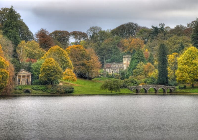 Stourhead National Trust stock image. Image of tree, bridge - 15933333