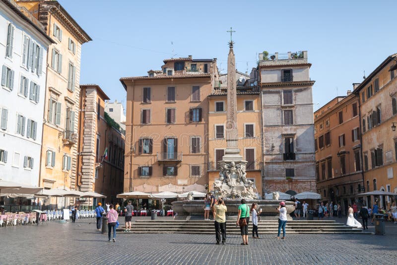 Straatmening Van Piazza Della Rotonda in Rome Redactionele Stock Foto ...