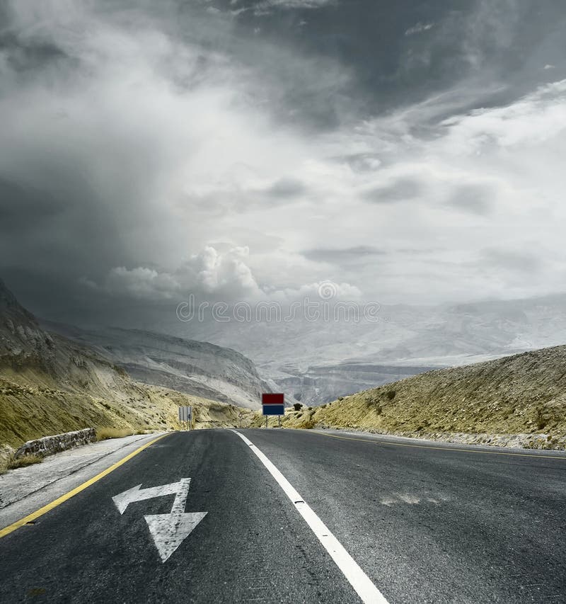 Strada immagine stock. Immagine di esterno, vernice, drammatico - 20120229