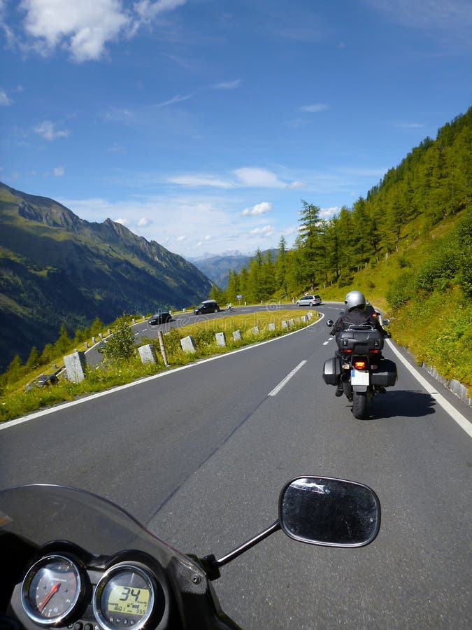 Strada Alpina Di Grossglockner. Immagine Stock - Immagine di ...