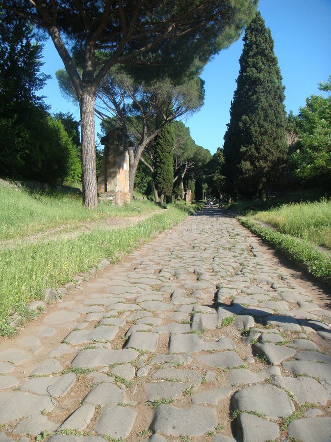Una Strada Romana Antica, Il Modo Sacro, In Monte Cavo In Una Foresta ...