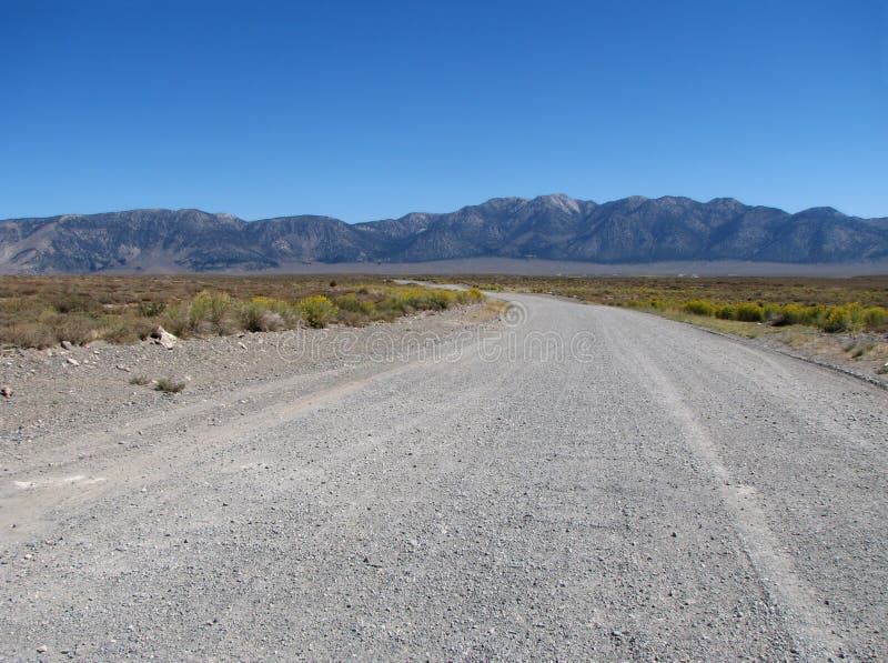 Strada della ghiaia fotografia stock. Immagine di rurale - 3207882