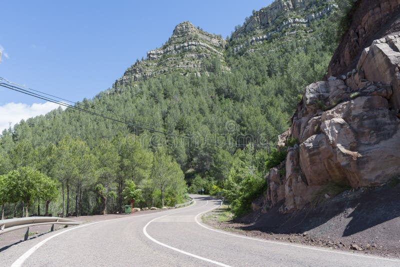 Strada della montagna immagine stock. Immagine di artistico - 56795081