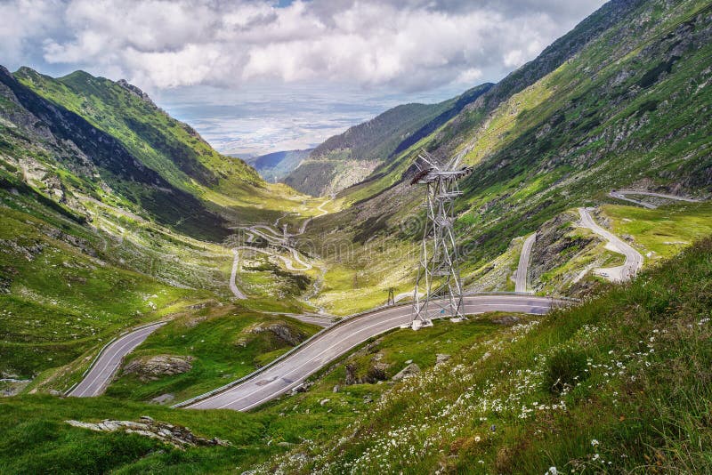 Strada Di Tranfagarasan In Montagne Rumene Immagine Stock - Immagine di ...