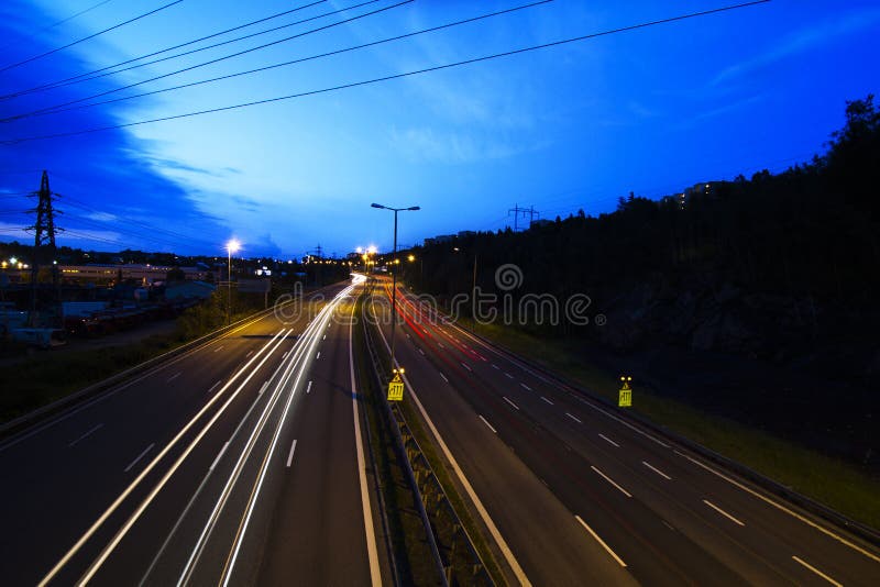 Strada, Indicatori Luminosi E Cielo 4 Immagine Stock - Immagine di ...