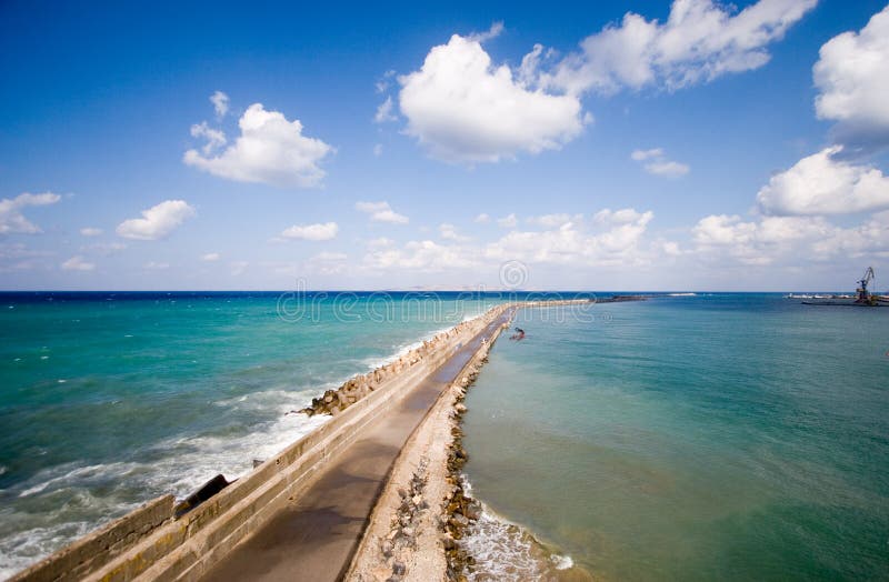 Strada Verso Il Mare Blu Profondo Fotografia Stock - Immagine di estate ...