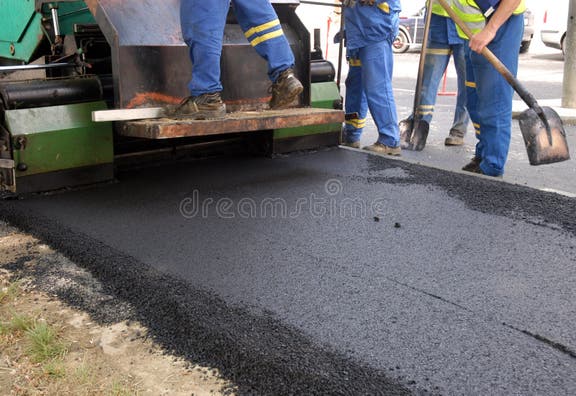 Strada nella costruzione immagine stock. Immagine di operai - 3429703