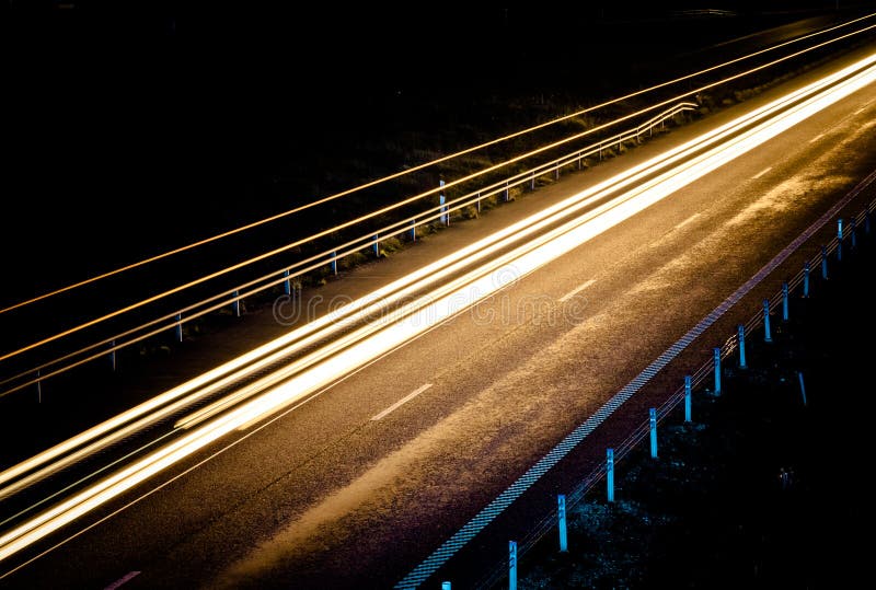 Strada Principale Alla Notte Immagine Stock - Immagine di occupato ...