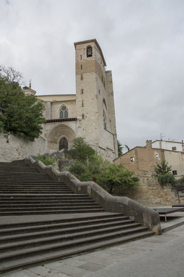 Strada a Santiago a Estella Immagine Stock - Immagine di fiume, rurale ...