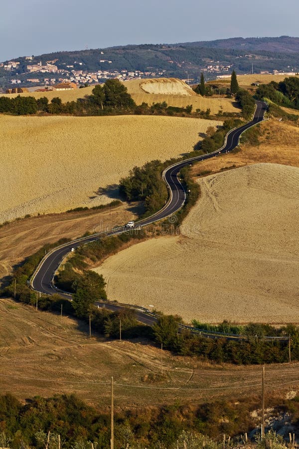 Strade di bobina toscane fotografia stock. Immagine di toscano - 23388100