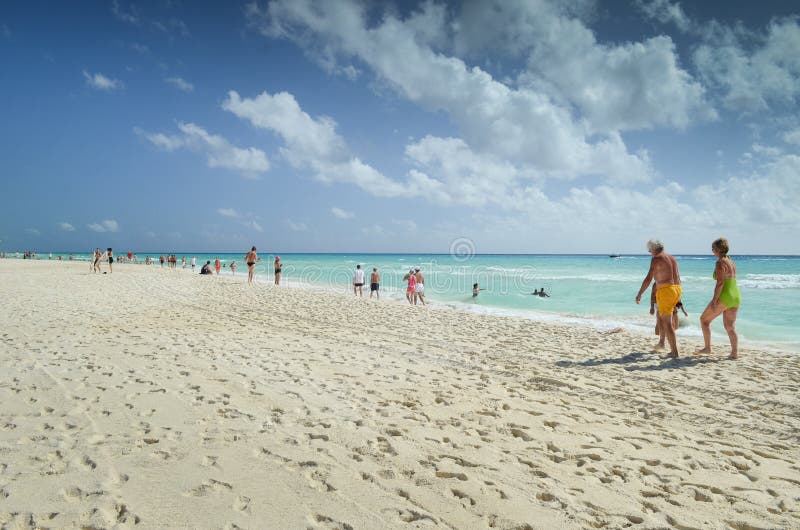 Strand Des Playa Del Carmen Redaktionelles Foto - Bild von reise ...
