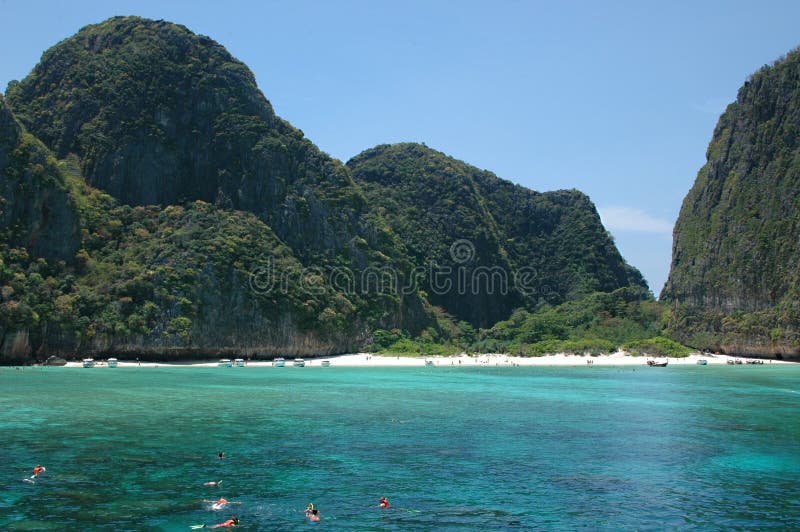 Strand im Paradies stockfoto. Bild von ruhe, strand, zieleinheit - 1259894