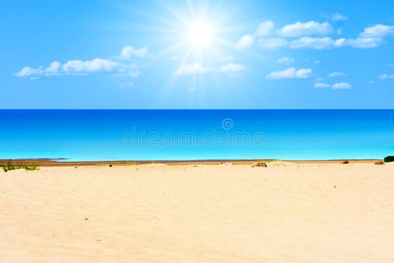 Strand onder zon stock afbeelding. Image of nave, caraïbisch - 6249347