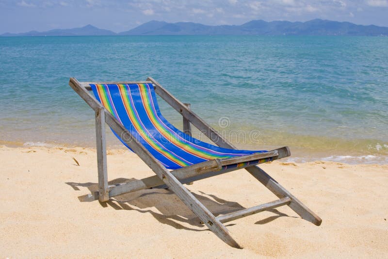 Strand op een zonnige dag stock foto. Image of vrijetijdsbesteding ...