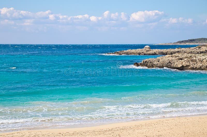 Strand Und Blaues Meer in Salento Stockbild - Bild von meer, südlich ...