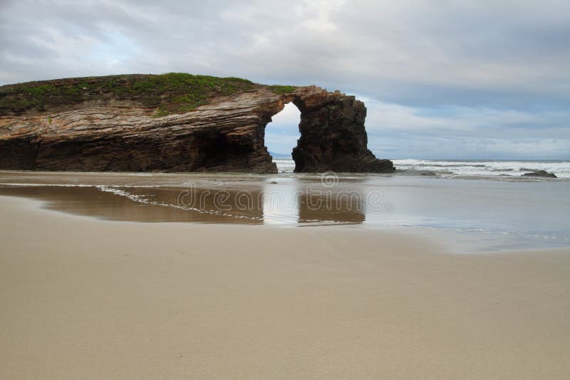 Strand Van De Kathedralen in Ribadeo, Spanje Stock Foto - Image of rots ...
