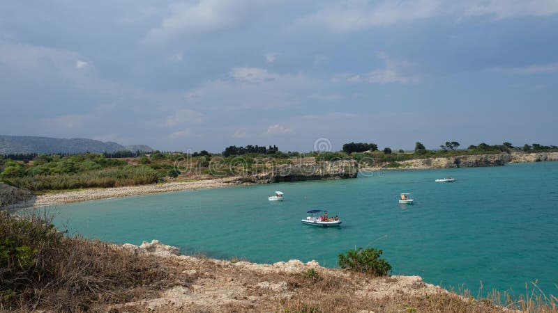Strand in Syrakus, Sizilien Stockfoto - Bild von polen, drastisch: 90662140