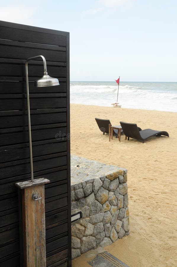 Stranddusche stockbild. Bild von küste, wäsche, urlaub - 12061131