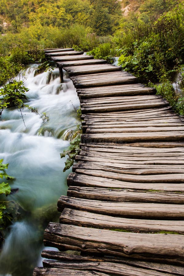 Strandpromenad över Kaskaden Arkivfoto - Bild av vattenfall, kaskad ...