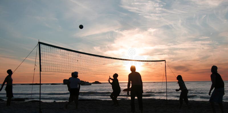 Frauen Beachvolleyball redaktionelles stockfoto. Bild von kugel - 4797958