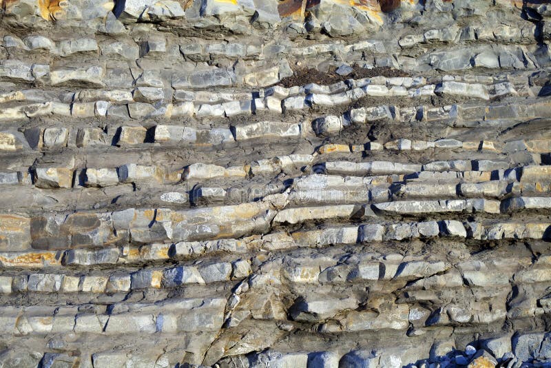 Strates de roche photo stock. Image du environnement - 28655506