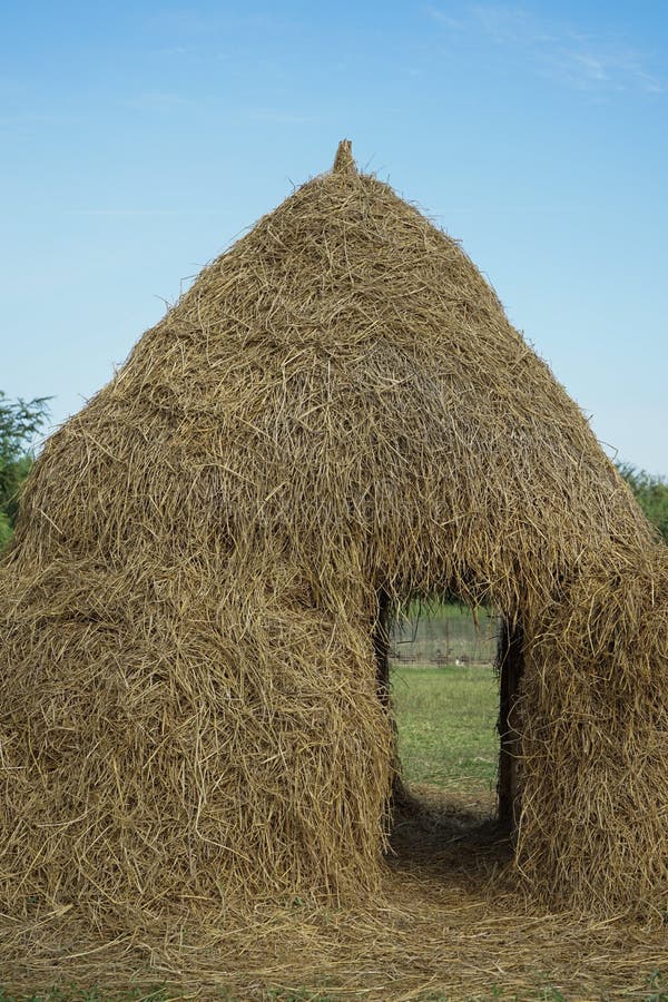 Straw rural hut stock image. Image of house, straw, rural - 107013243