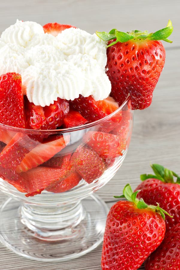 Strawberries and cream stock photo. Image of fragolona - 39084576
