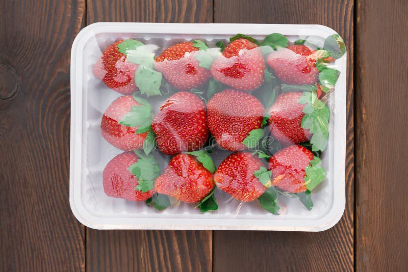 Strawberries stock image. Image of green, fruit, health - 29019387