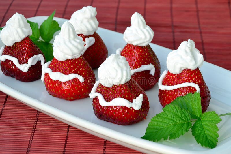 Strawberries on plate stock image. Image of aromatic - 31593107