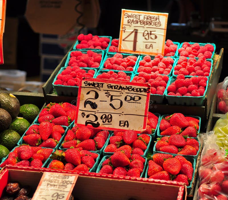 Strawberries and Raspberries Stock Image - Image of tasty, sweet: 72612717