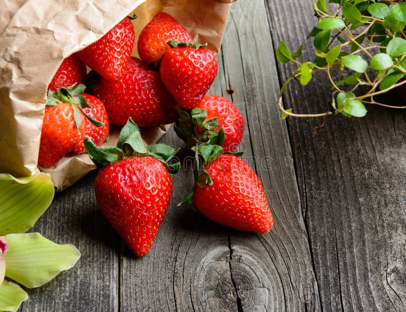 Strawberries on Wooden Table Stock Photo - Image of sweet, grey: 41035448