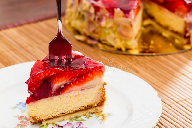Strawberry cake stock image. Image of cakes, ingredients - 305885229