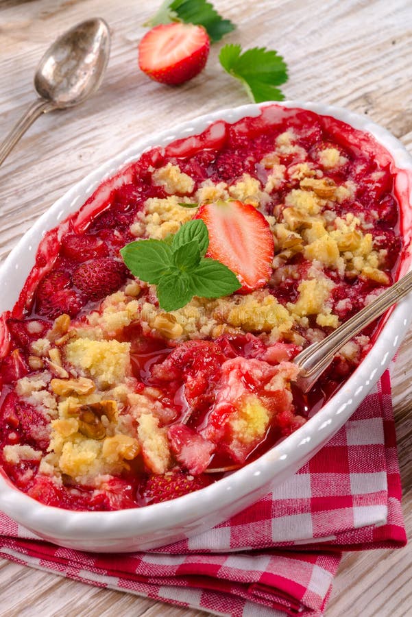 Strawberry Crumble stock image. Image of crusty, aromatic - 41742017