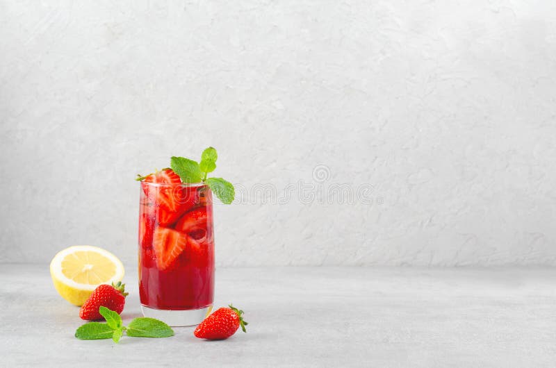 Strawberry Drink, Refreshing Summer Cocktail, Lemonade, Iced Tea, Red ...