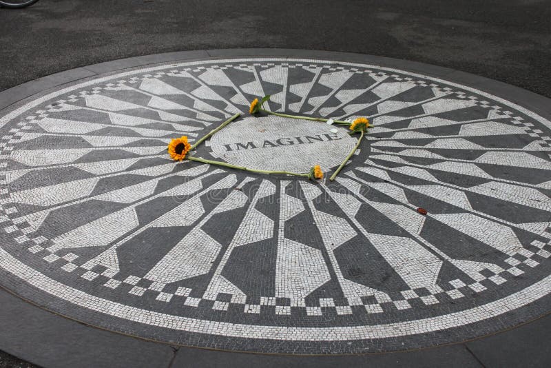 Strawberry Fields - New York City Editorial Stock Image - Image of ...