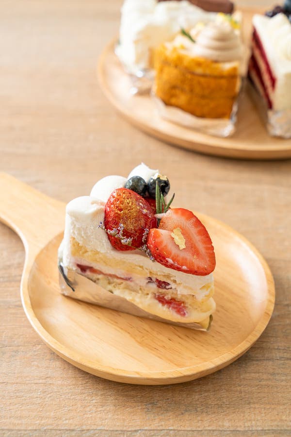 Strawberry Fresh Cream Cake on Plate Stock Image - Image of mint ...