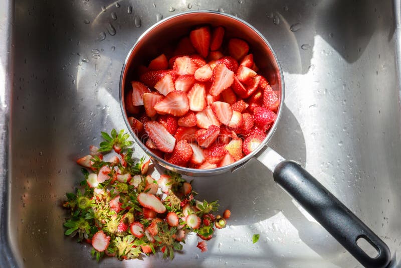 Strawberry Leaves Cleaned and Washed with Water Stock Photo - Image of ...