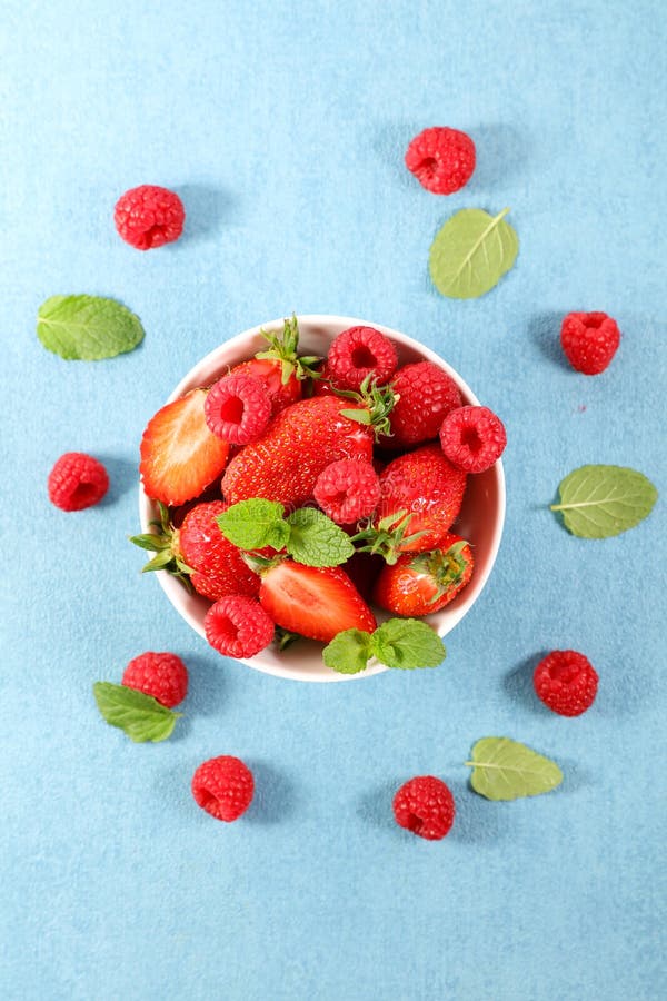 Strawberry, Raspberry and Mint Stock Image - Image of summer, breakfast ...