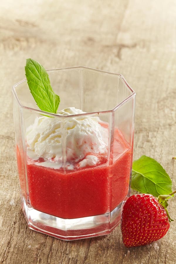 Strawberry Smoothie with Ice Cream Stock Photo - Image of diet, berry ...