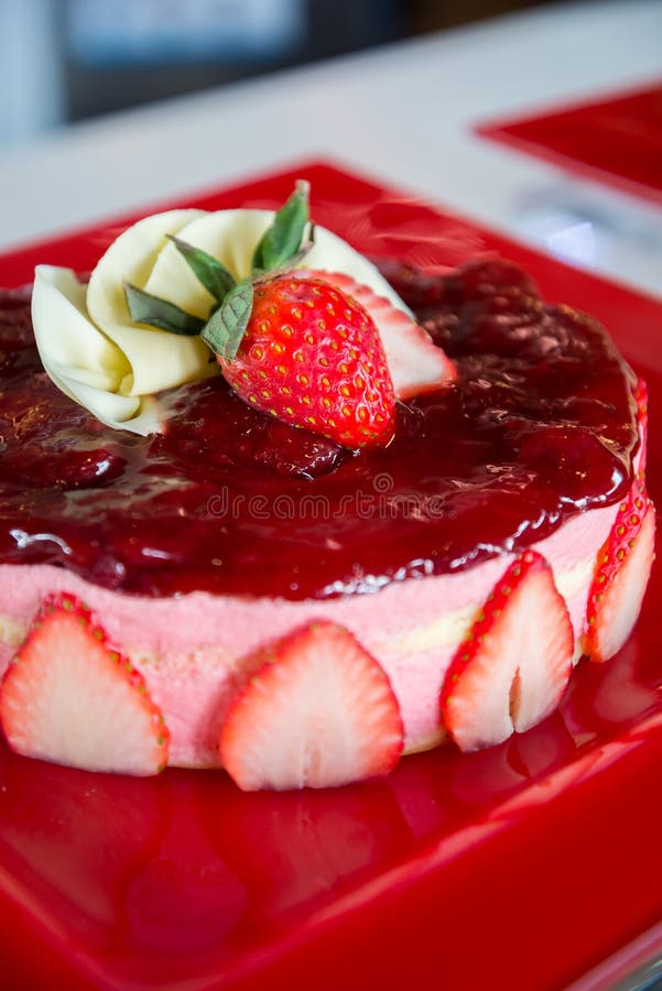 Strawberry sponge cake stock photo. Image of sauce, cream - 33132706