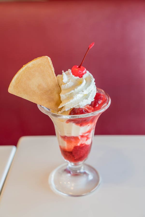 Strawberry sundae stock image. Image of whipped, cool - 90494367