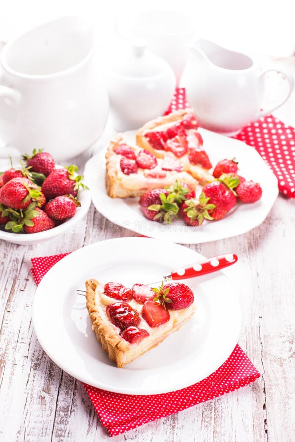 Strawberry tart stock image. Image of tart, white, dessert - 41921999