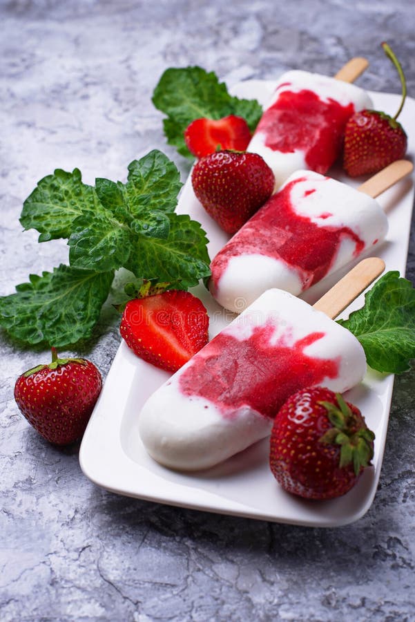 Strawberry Vanilla Popsicles Stock Photo - Image of yummy, topping ...