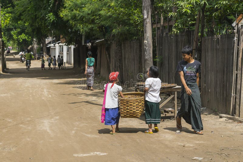 Street in Bagan editorial stock photo. Image of trees - 61148403