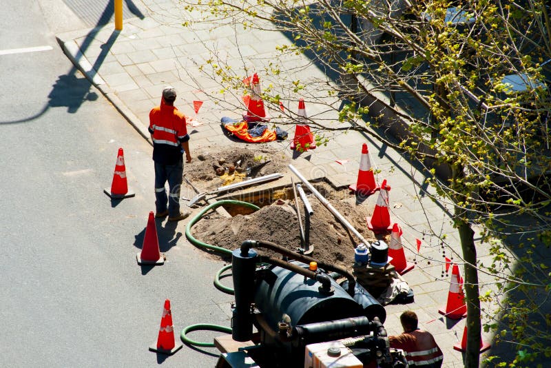 Street Construction editorial photography. Image of people - 198389027
