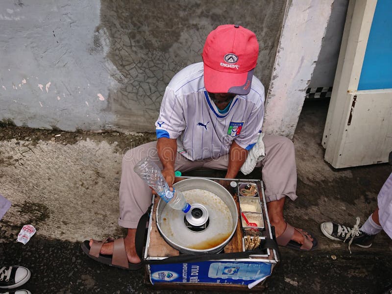 Street Cotton Candy Maker and Seller Editorial Stock Image - Image of ...