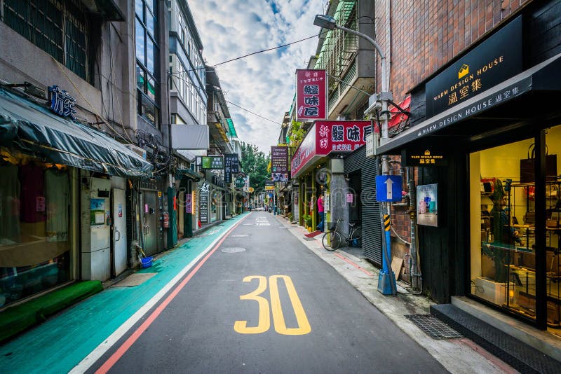 Street in the Da an District, of Taipei, Taiwan. Editorial Image ...