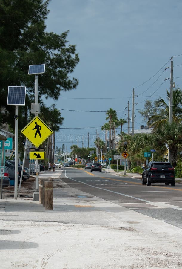 Street in Florida editorial image. Image of road, blue - 203573550